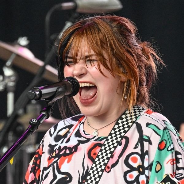 Random Pop Singer Generator | Best Random Tools